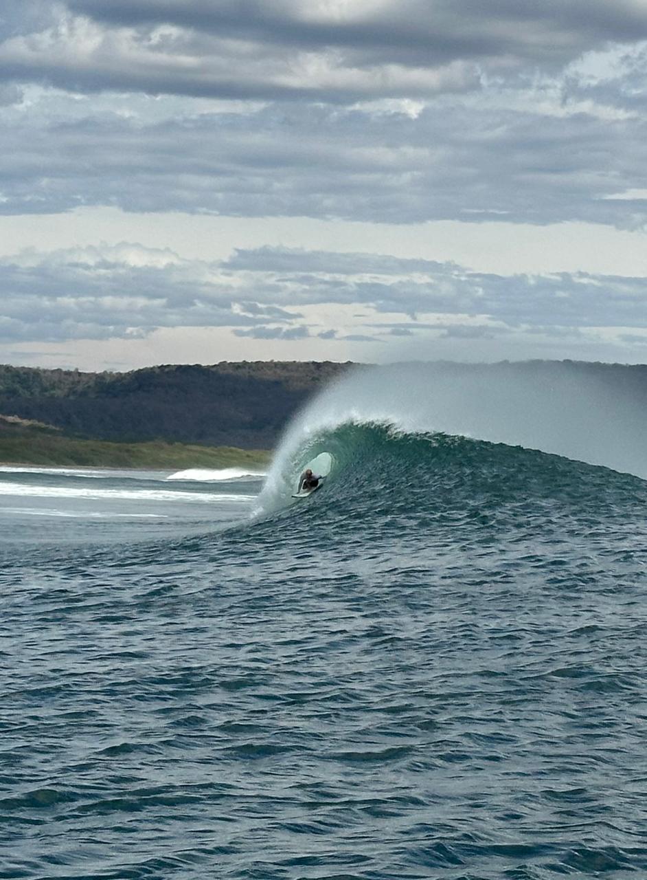 Surf charter to Witch's Rock - Sailing Guanacaste